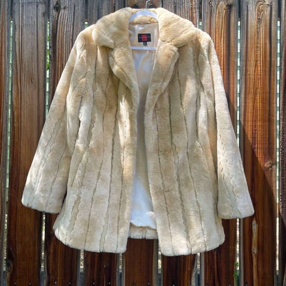 Gallery | Jackets & Coats | Cream Colored Gallery Faux Fur Coat | Poshmark